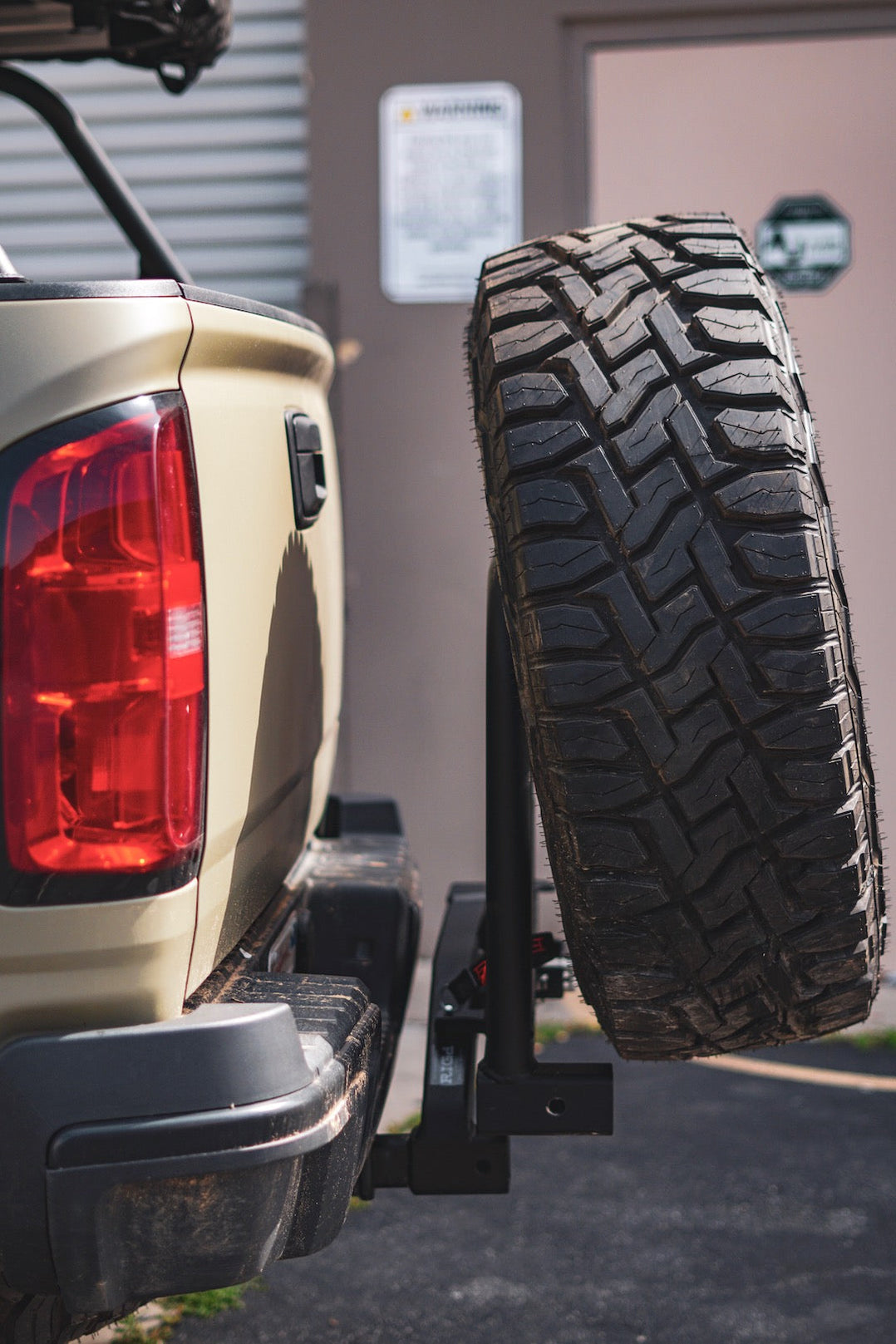 RIG'd UltraSwing™ Multi-Fit Spare Tire Hitch Mount — 4Runner Lifestyle
