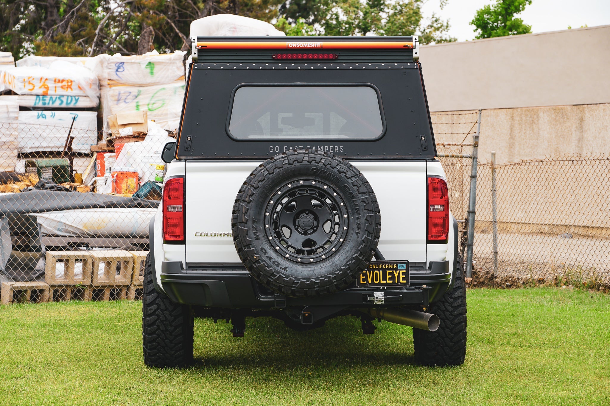 RIG'd UltraSwing™ Multi-Fit Spare Tire Hitch Mount — 4Runner Lifestyle