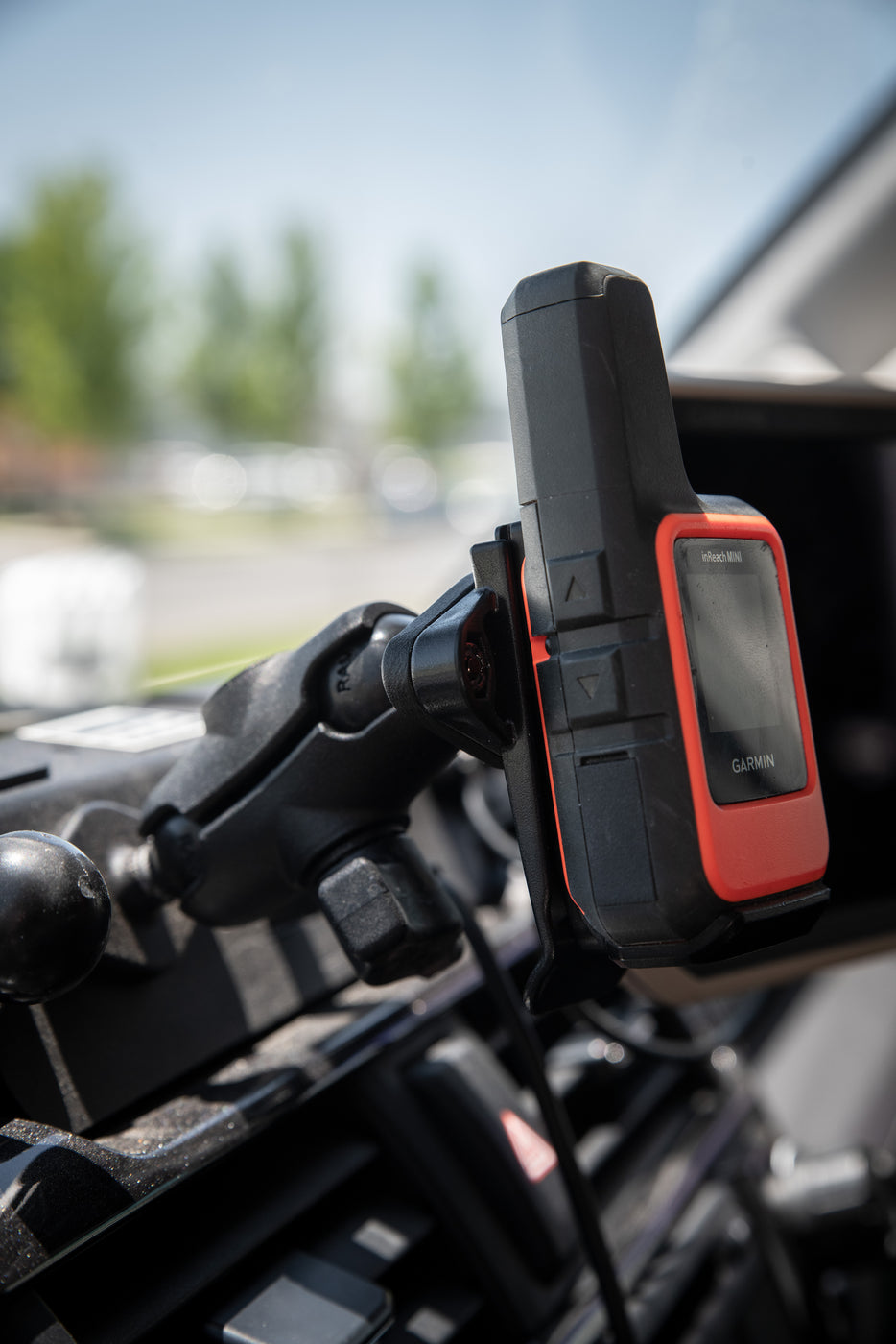RAM Mounts Spine Clip Holder with Ball for Garmin Handheld Devices ...