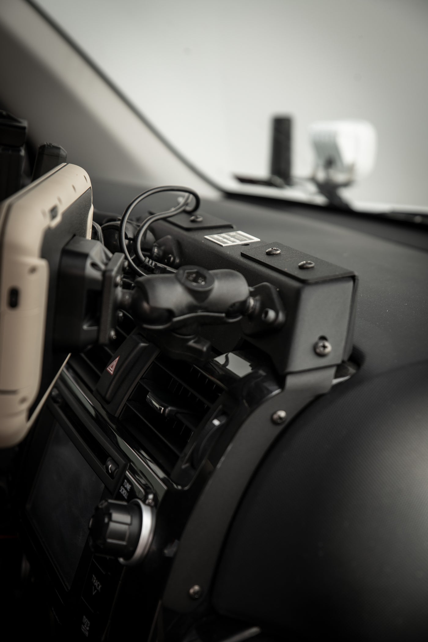 Expedition Essentials Powered Accessory Dash Mount For 4Runner (2010-2 ...