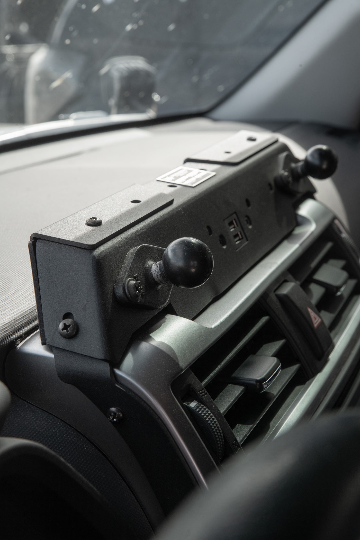 Expedition Essentials Powered Accessory Dash Mount For 4Runner (2010-2 ...